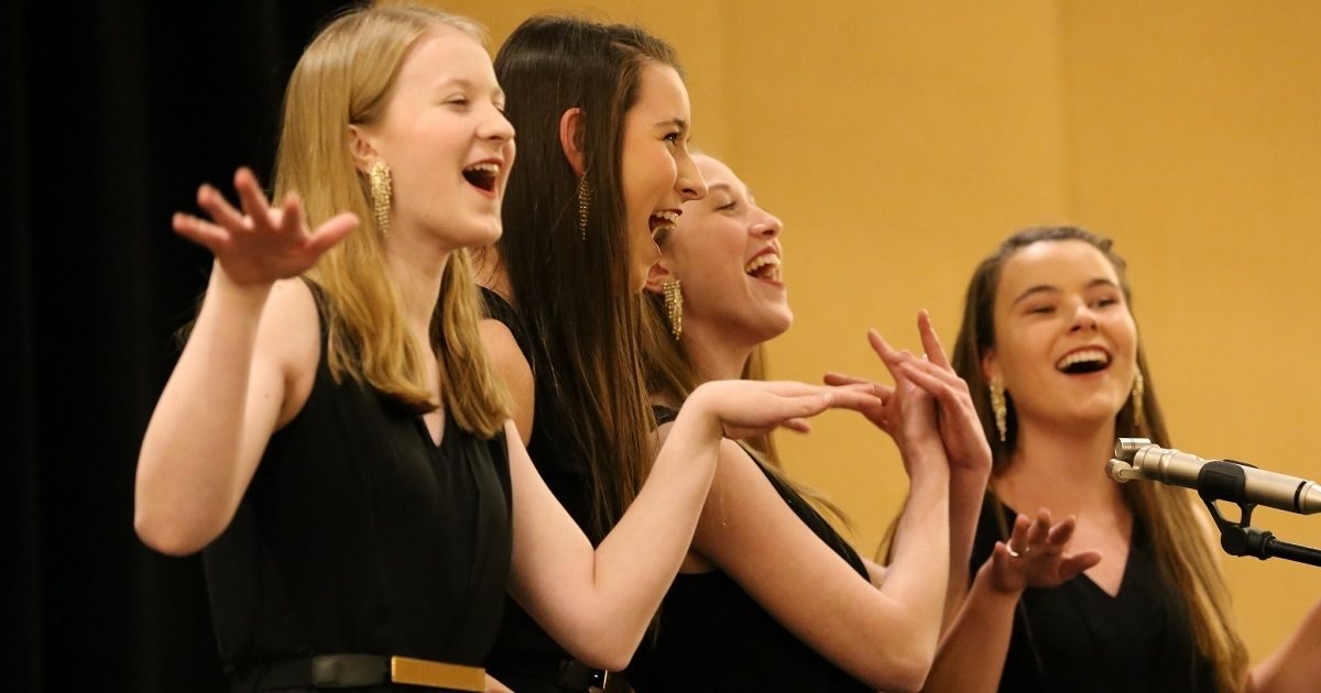 "Happy" a hit with female voices | Barbershop Harmony Society